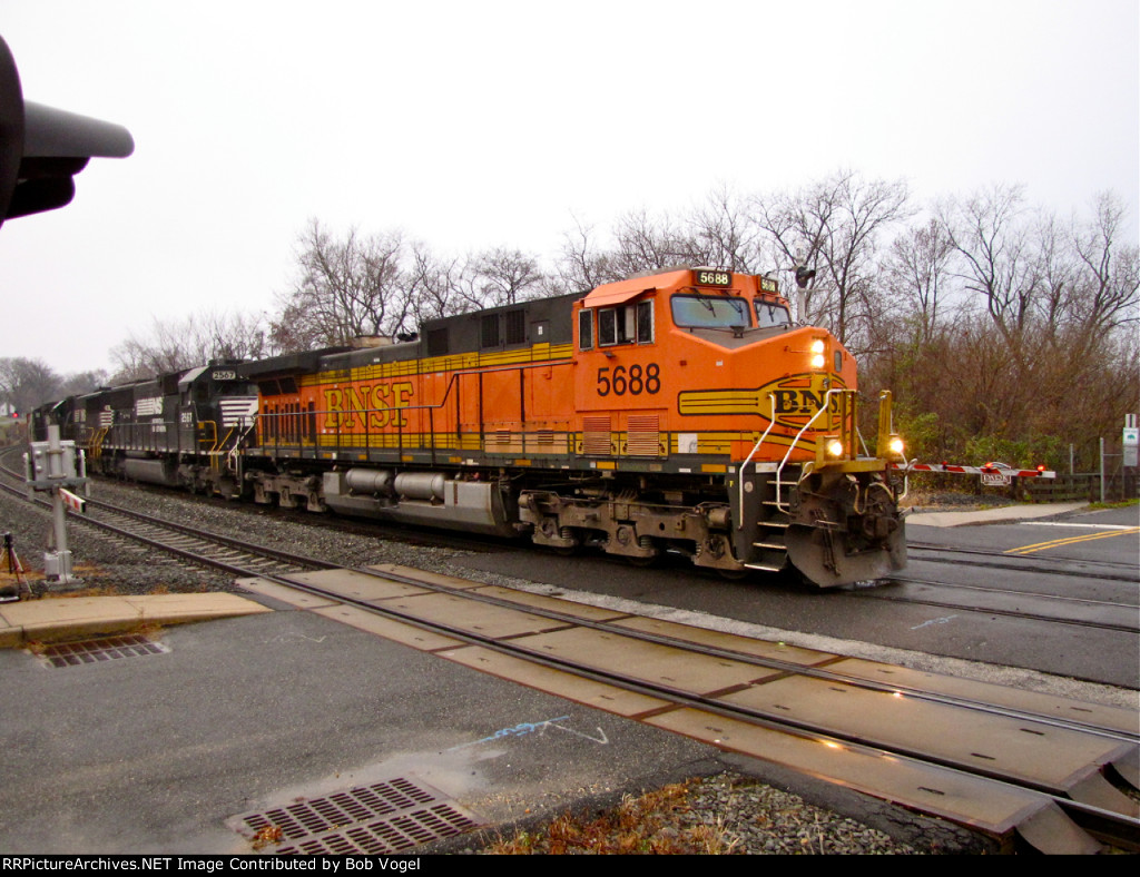 BNSF 5688